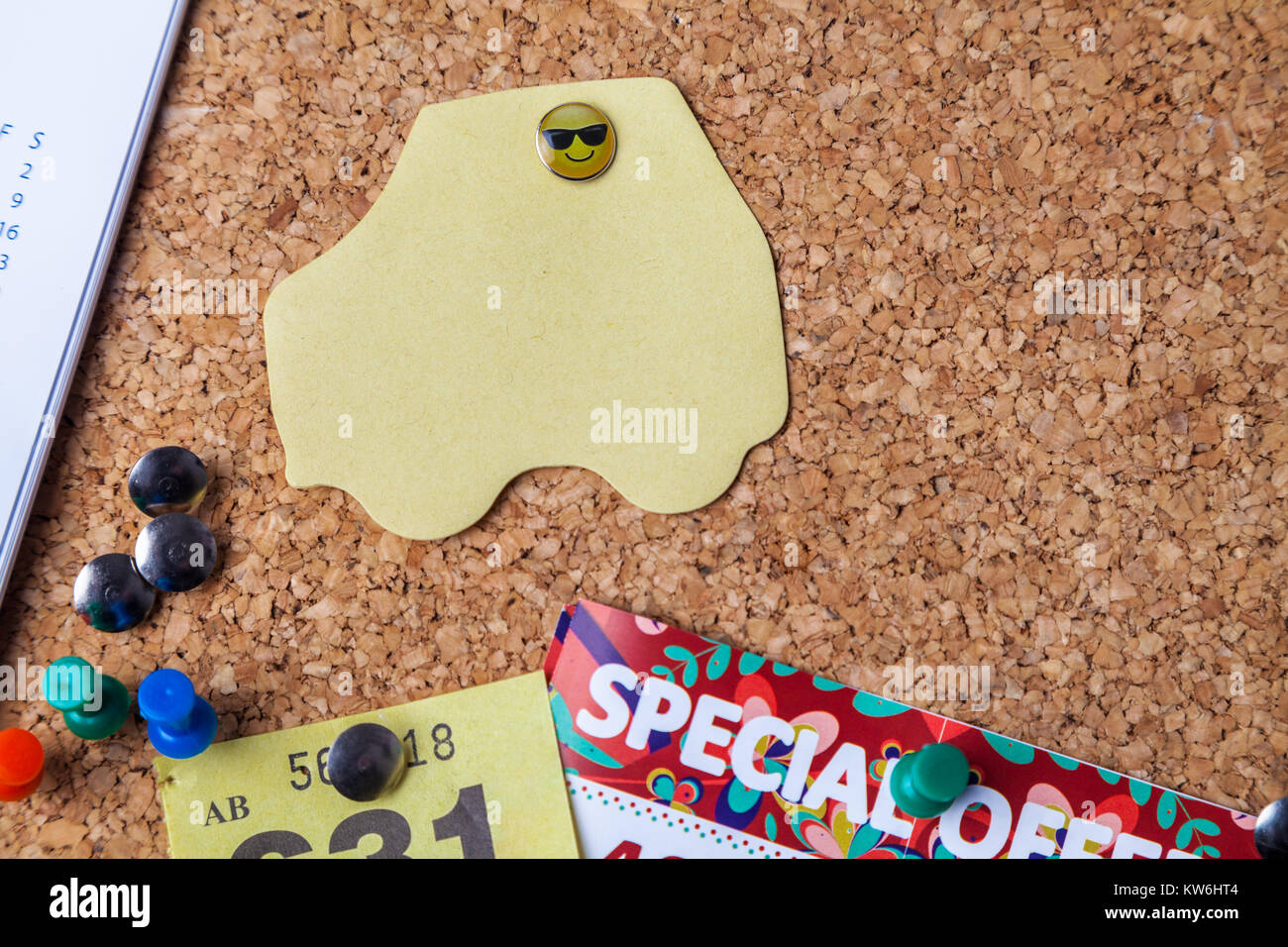 Blank Car shaped Note on cork notice board Stock Photo - Alamy