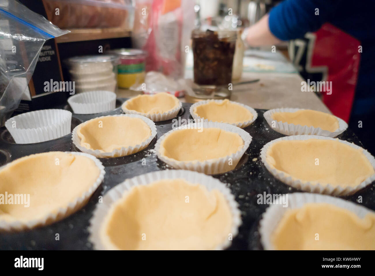 Making mince pies in kitchen hi-res stock photography and images - Alamy
