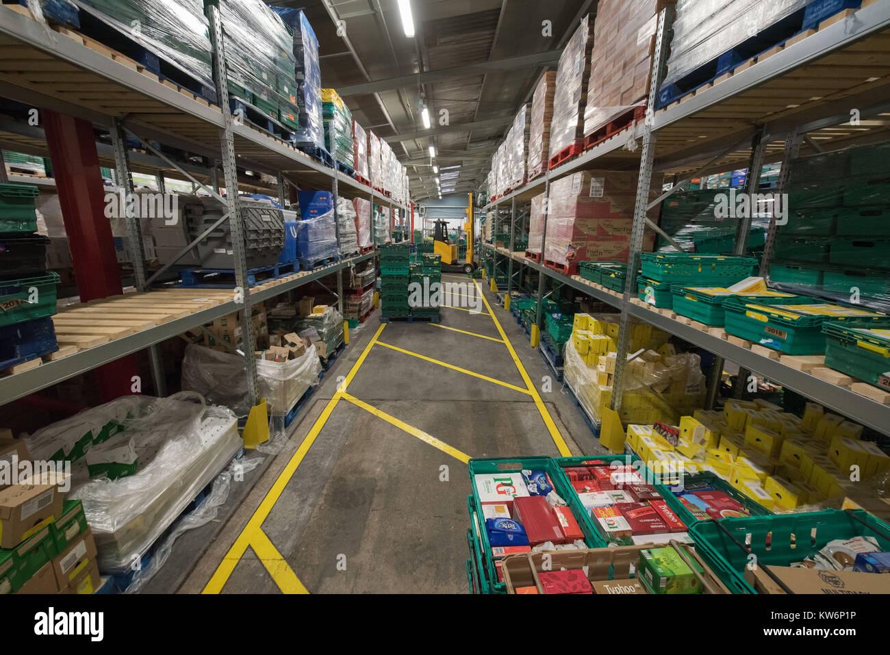 Coventry Foodbank, Progress Way, Coventry, CV3 2NT, UK. 21st December ...