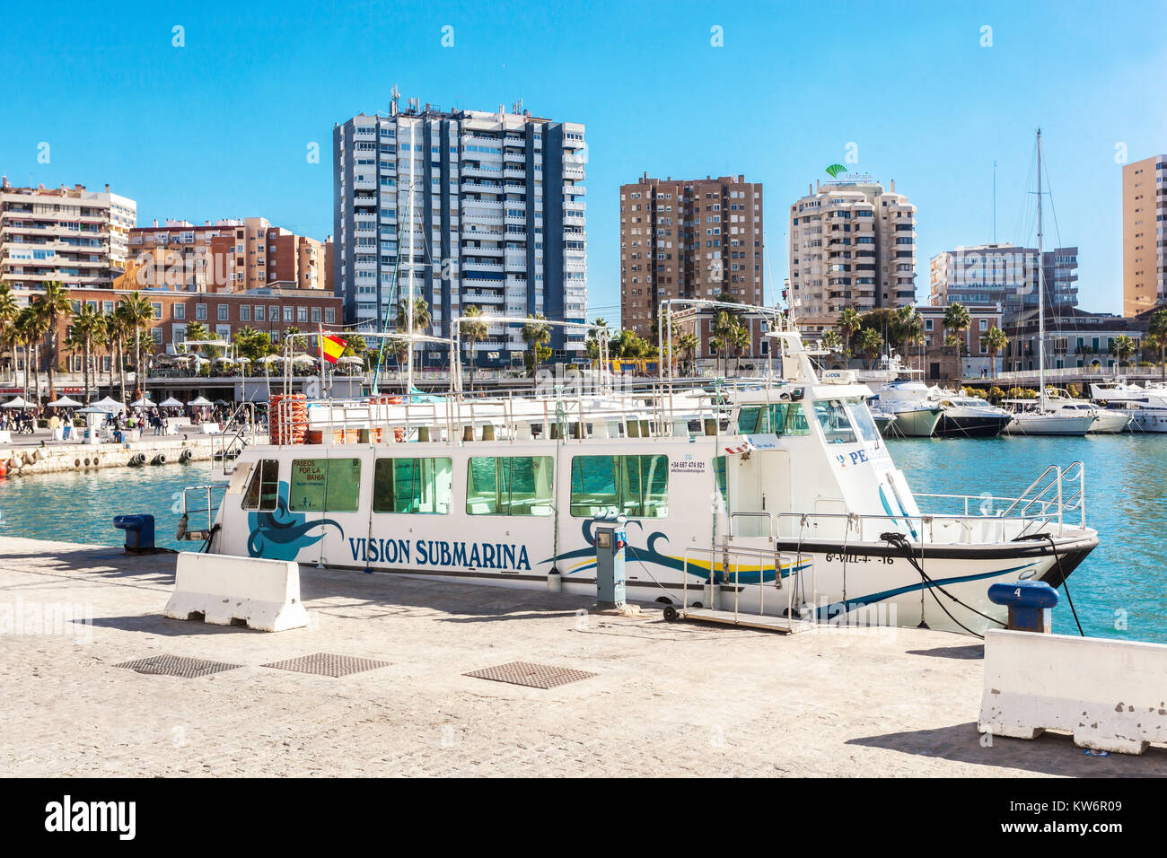 Harbour boats modern buildings hi-res stock photography and images - Alamy
