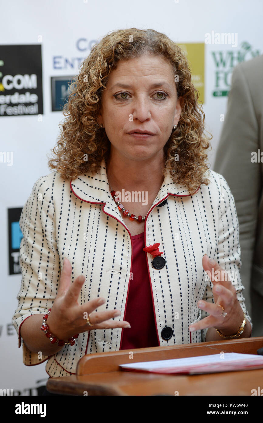 Debbie wasserman schultz hi-res stock photography and images - Alamy