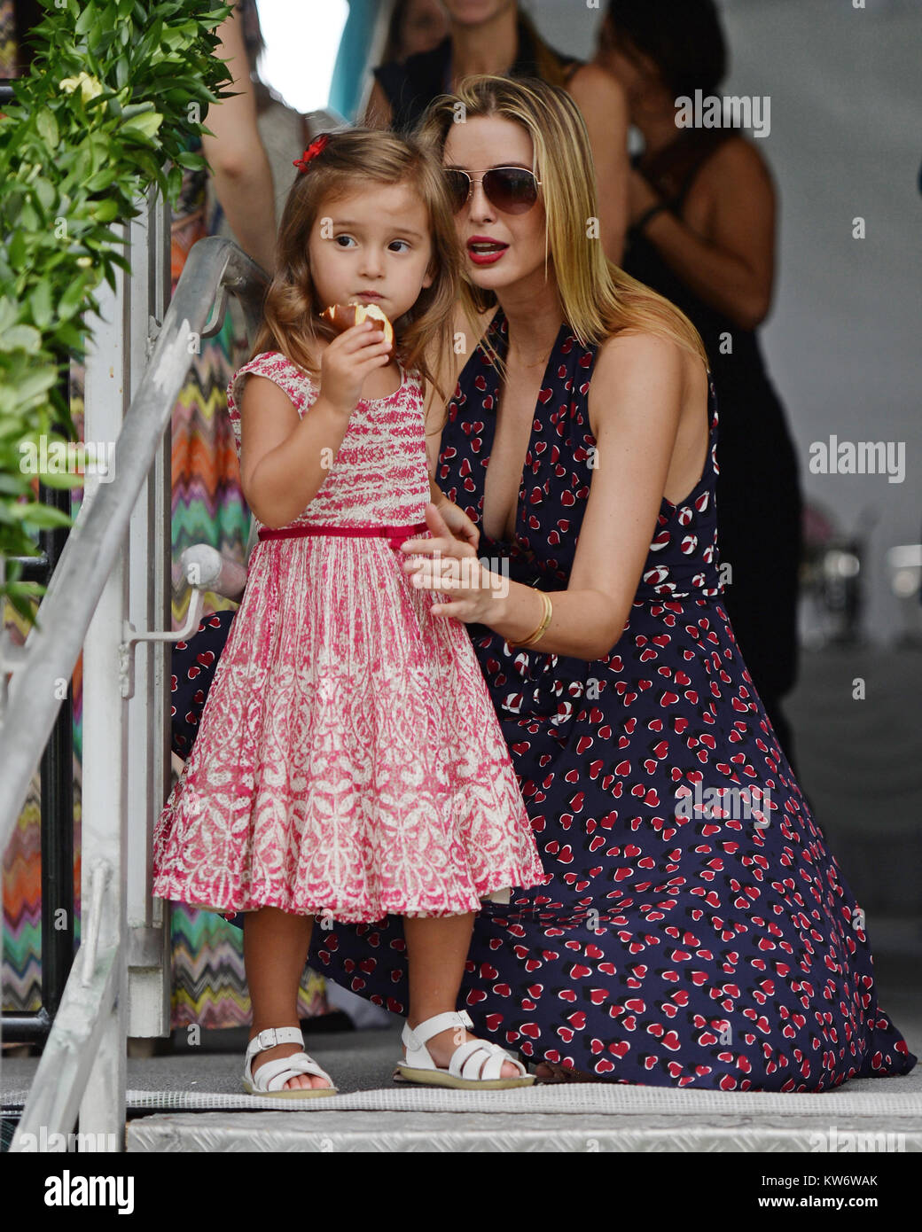 PALM BEACH, FL - JANUARY 05: Donald Trump, Melania Trump, Baron Trump ...