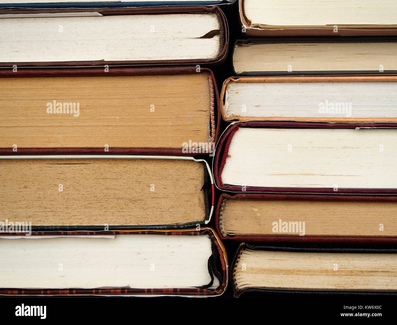 Books texture hi-res stock photography and images - Alamy