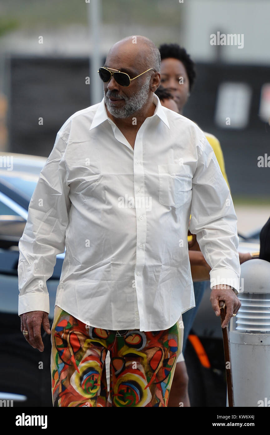 MIAMI, FL - DECEMBER 04: Tangie Murray, Danny Simmons, Deborah ...