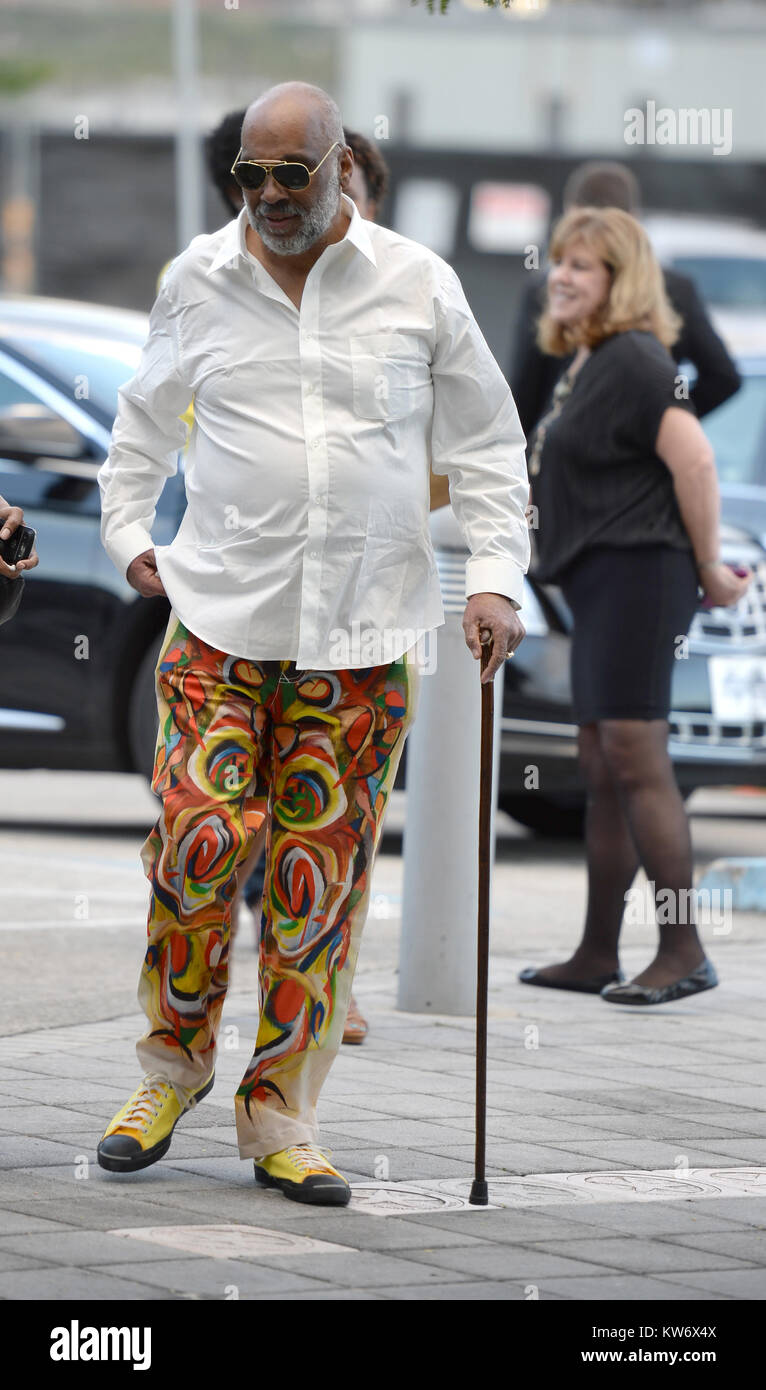 MIAMI, FL - DECEMBER 04: Tangie Murray, Danny Simmons, Deborah ...