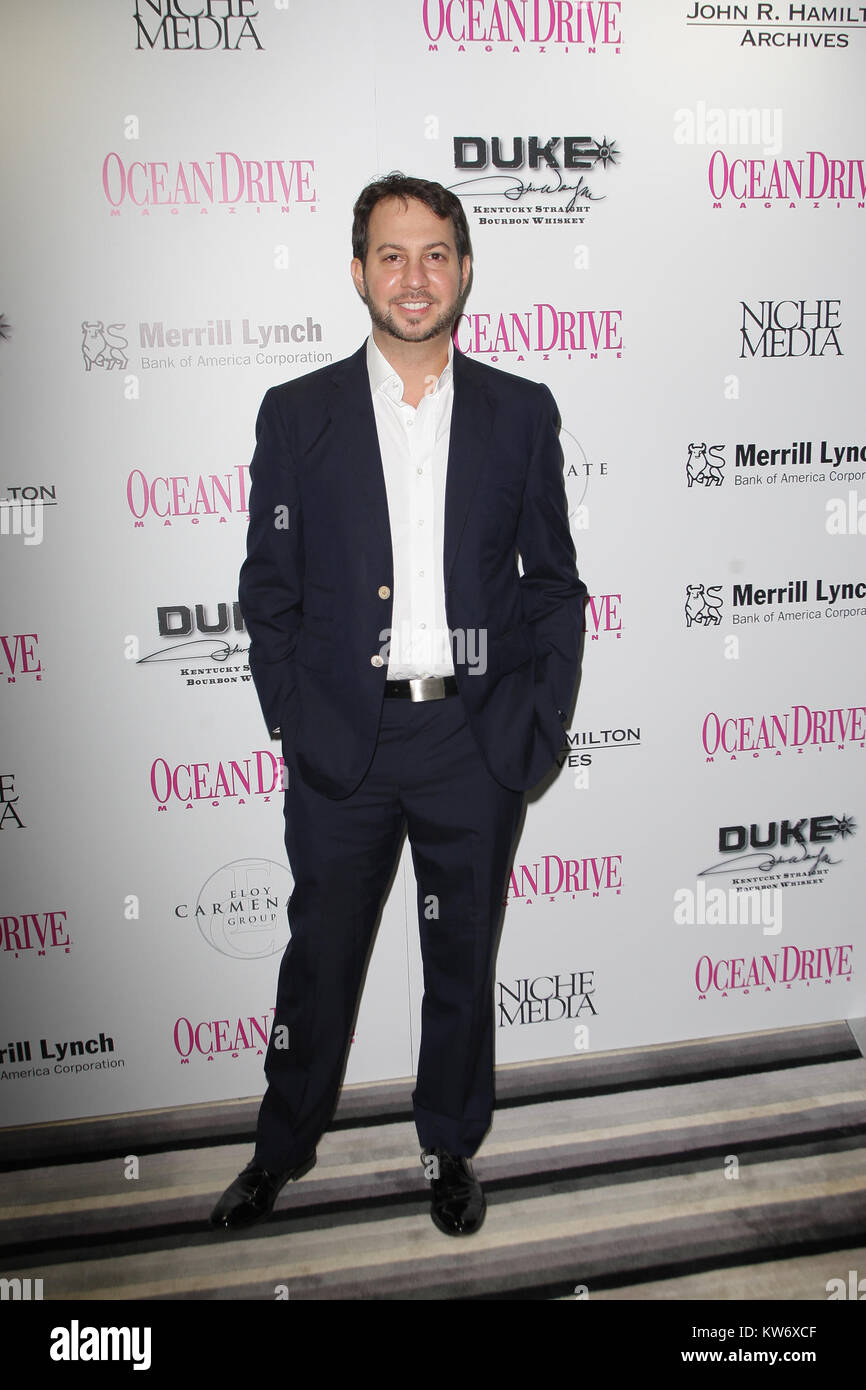 Krysten ritter and jared shapiro hi-res stock photography and images ...