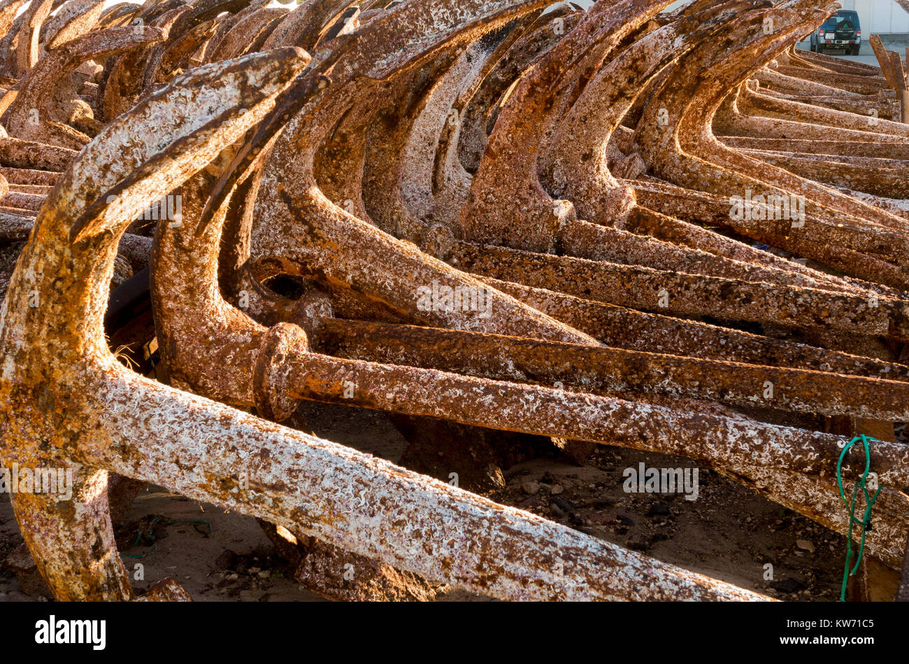 Rusty anchors hi-res stock photography and images - Alamy