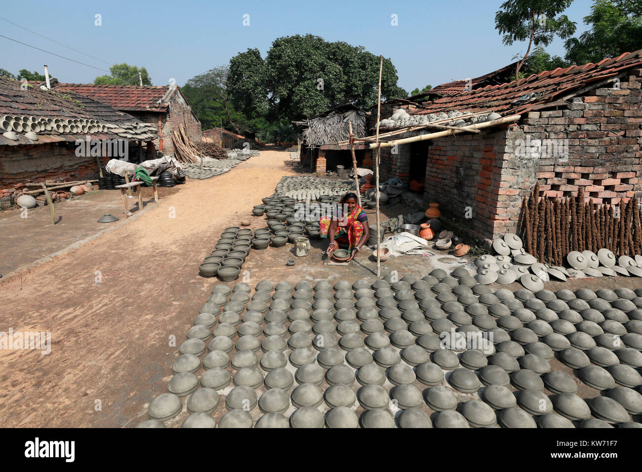 Bangladeshi pottery hi-res stock photography and images - Alamy
