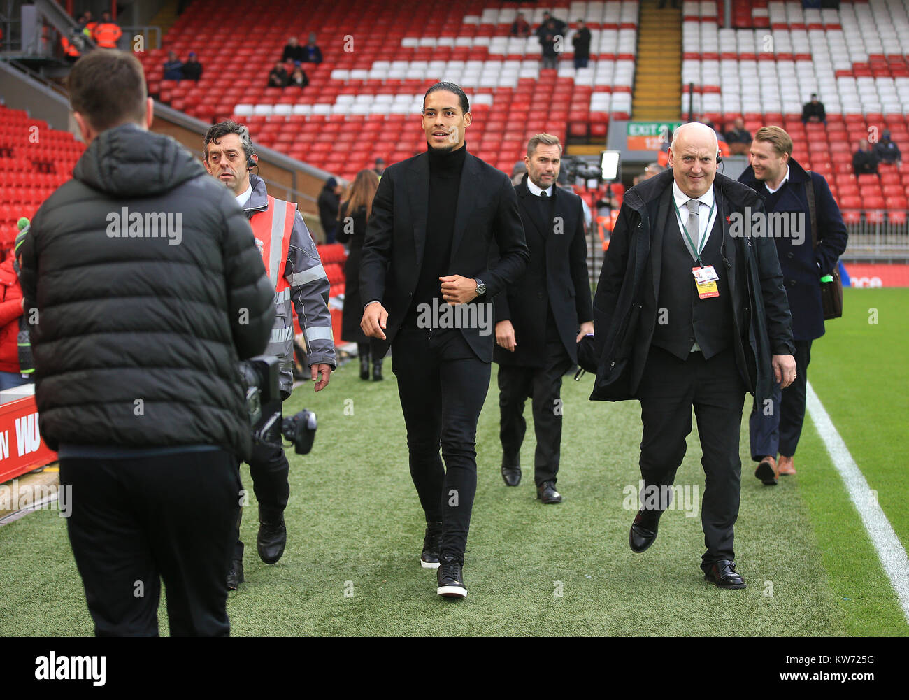 New Liverpool signing Virgil van Dijk arriving before the Premier ...