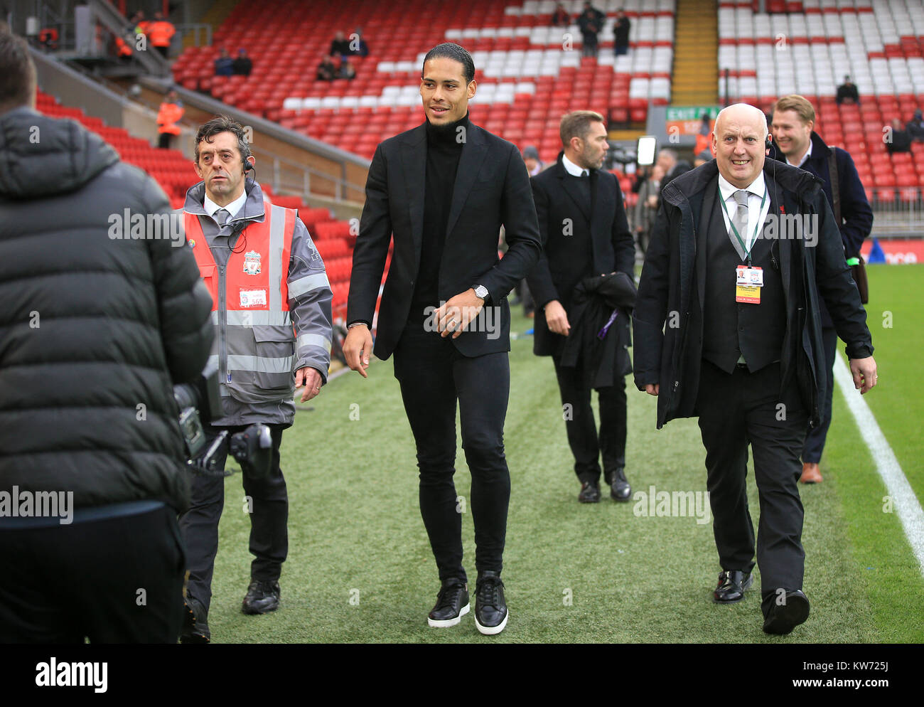 New Liverpool signing Virgil van Dijk arriving before the Premier ...