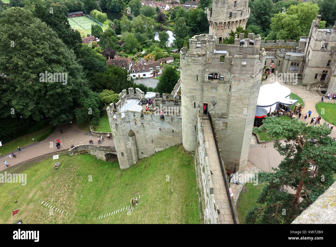 One of the towers at warwick castle hi-res stock photography and images ...