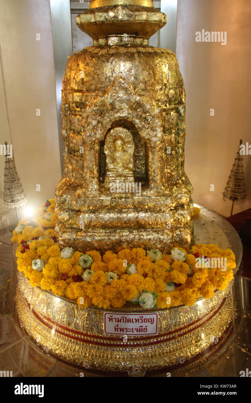 Stupa inside Golden mount in Bangkok, Thailand Stock Photo - Alamy