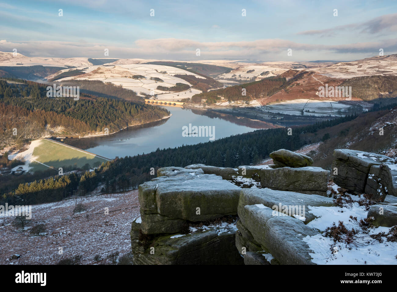 Ladybower reservoir seen from Bamford Edge on a snowy winter morning in ...