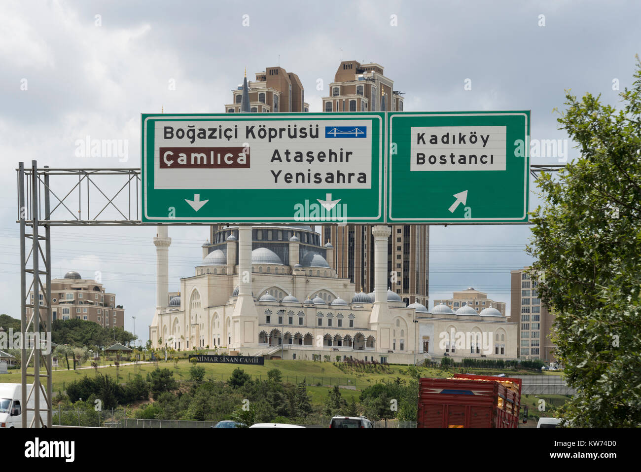 Istanbul turkey road traffic signs hi-res stock photography and images ...