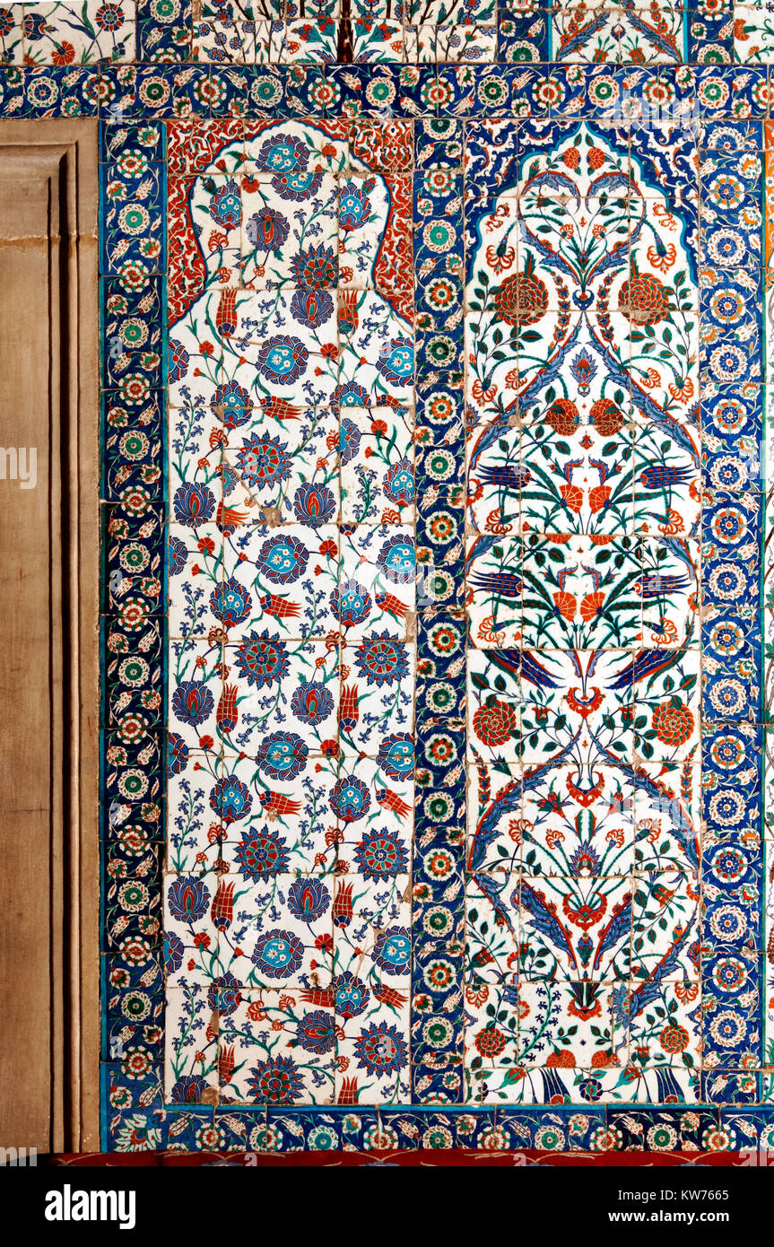 İznik tile composition from Blue Mosque Stock Photo - Alamy