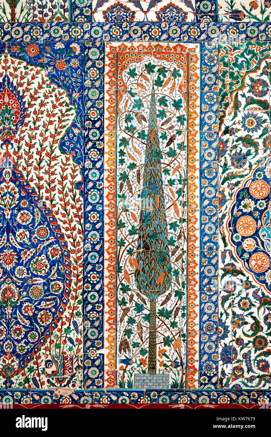 İznik tile composition from Blue Mosque Stock Photo - Alamy