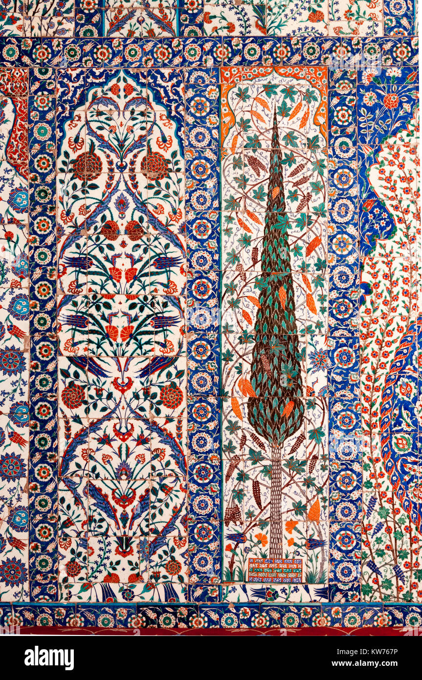 İznik tile composition from Blue Mosque Stock Photo - Alamy