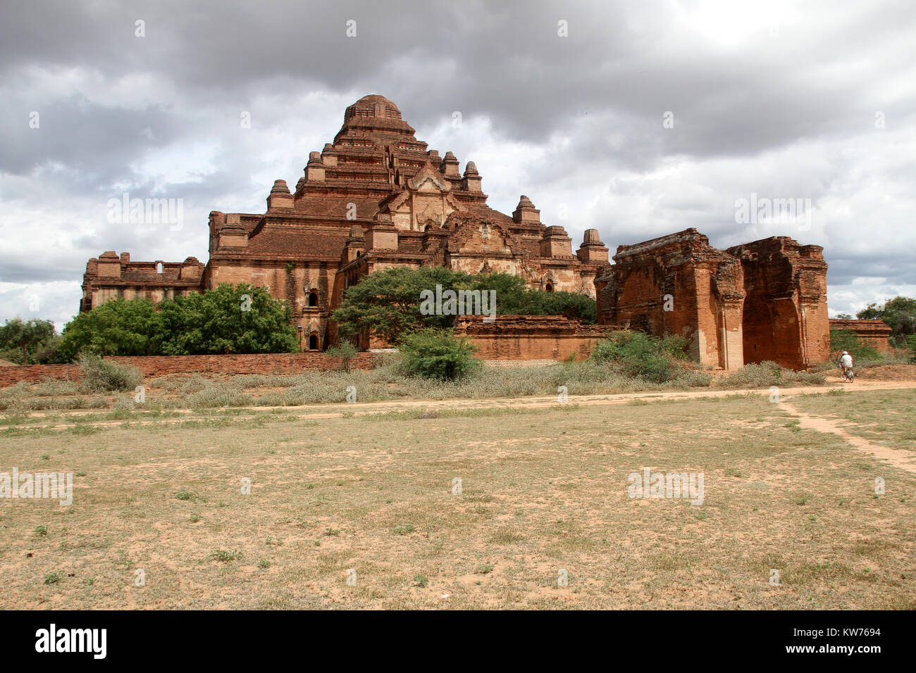 Temple piramid Dhammayangyi in Bagan, Myanmar Stock Photo - Alamy