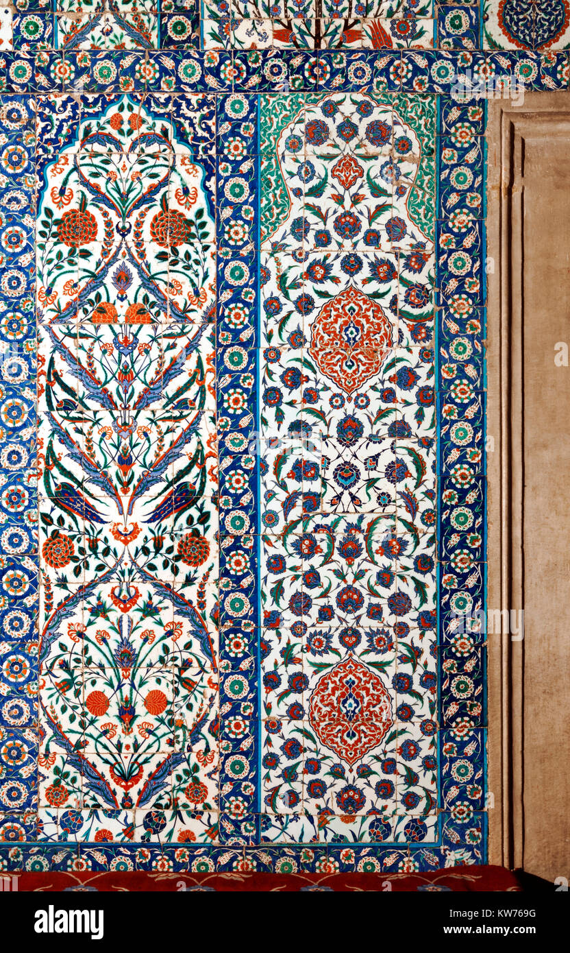 İznik tile composition from Blue Mosque Stock Photo - Alamy