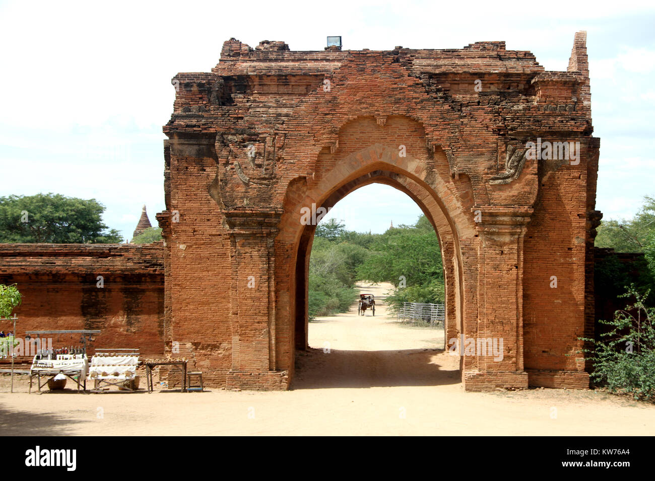 Dhammayangyi paya hi-res stock photography and images - Alamy