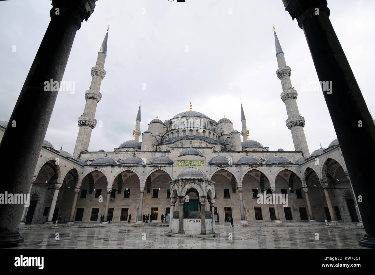Blue mosque from outside Stock Photo - Alamy