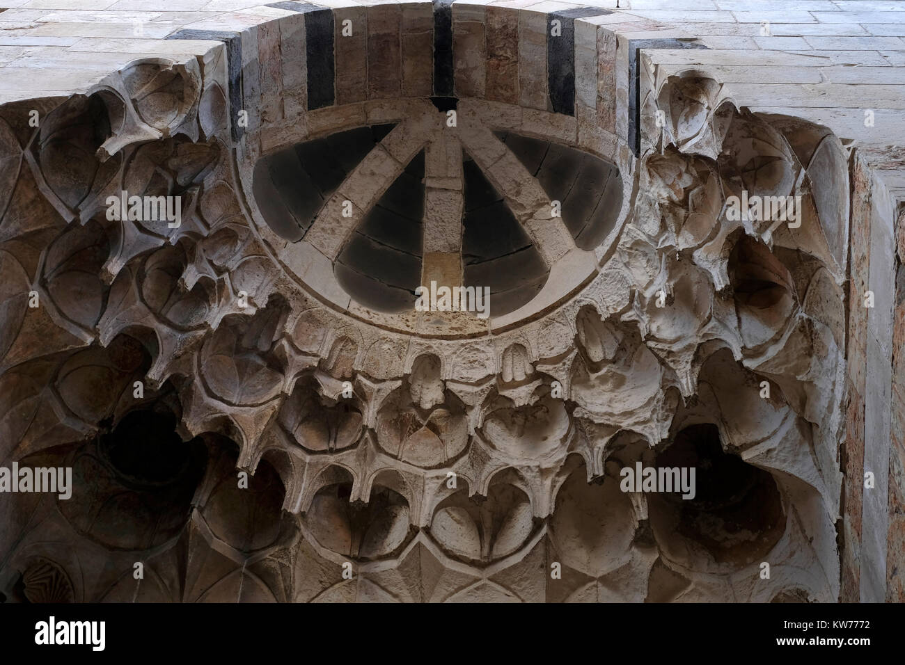 Muqarnas decoration at the entrance door hi-res stock photography and ...