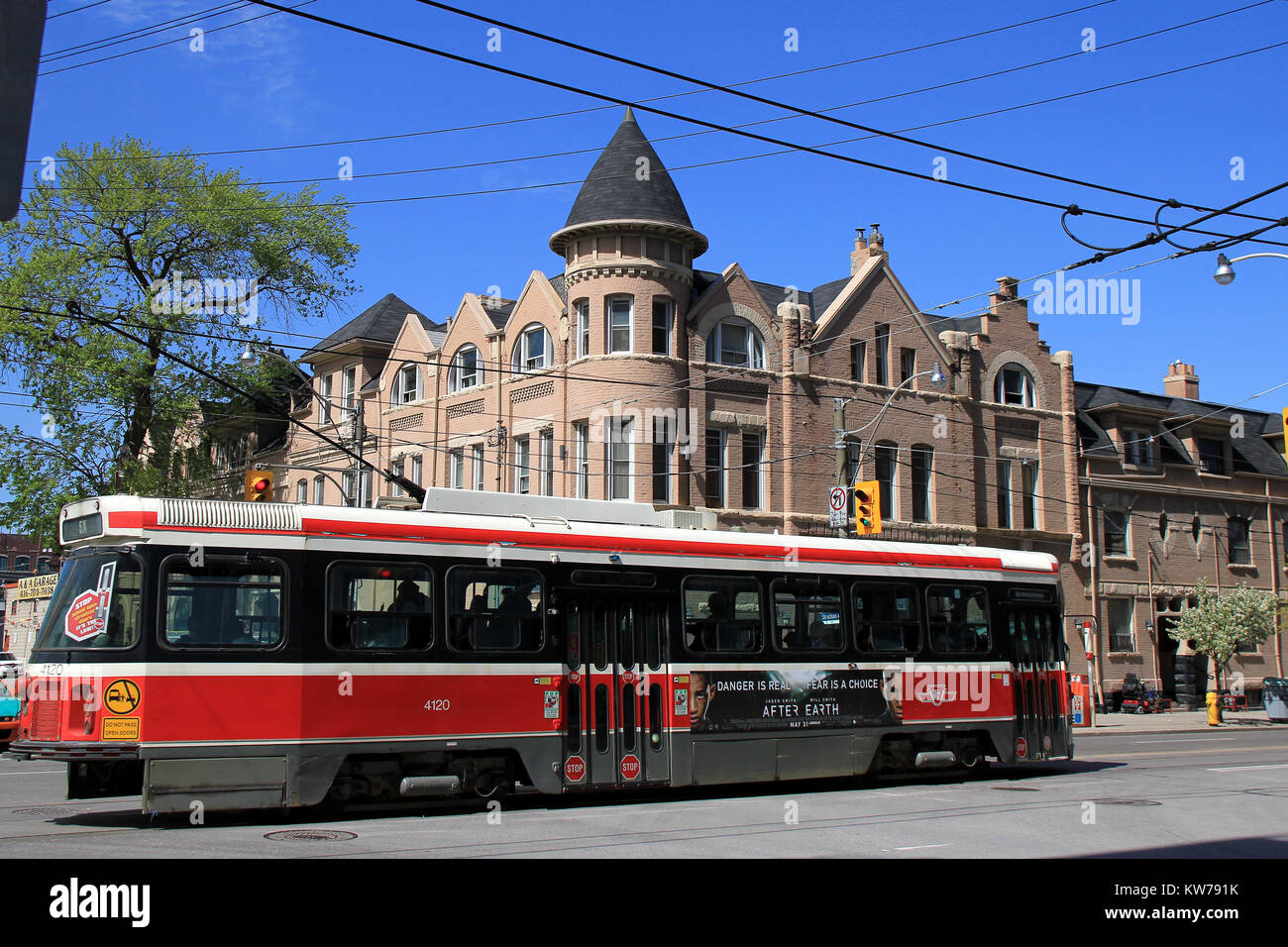 Toronto streetcars hi-res stock photography and images - Alamy