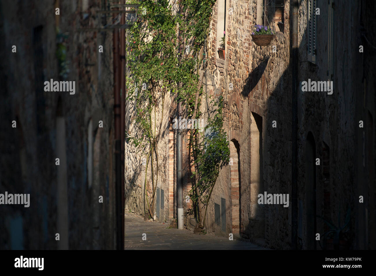 Historic centre of torri hi-res stock photography and images - Alamy