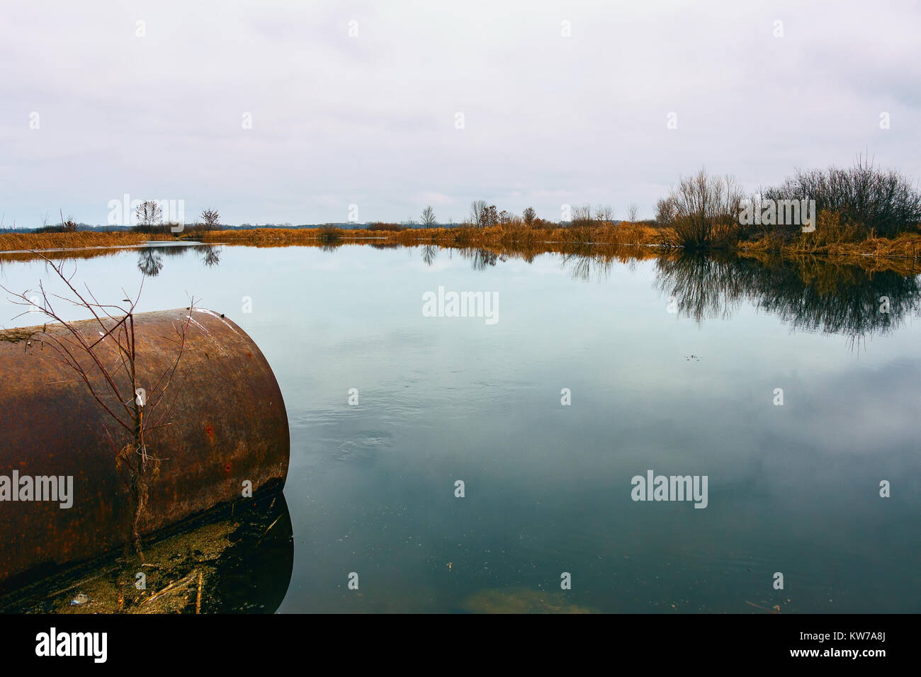 Slowly flowing clear water river hi-res stock photography and images ...
