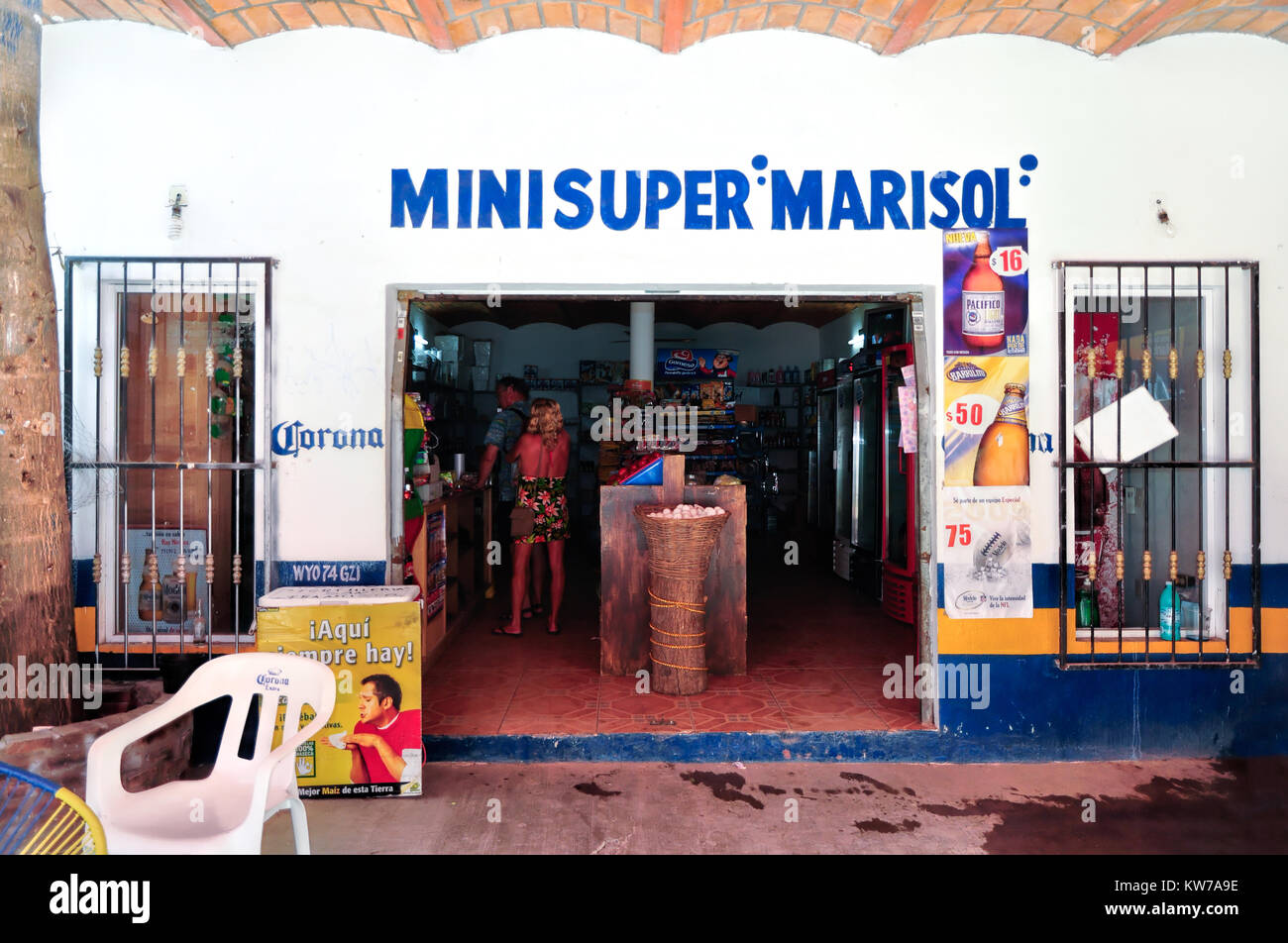 Choosing food market mexico High Resolution Stock Photography and ...