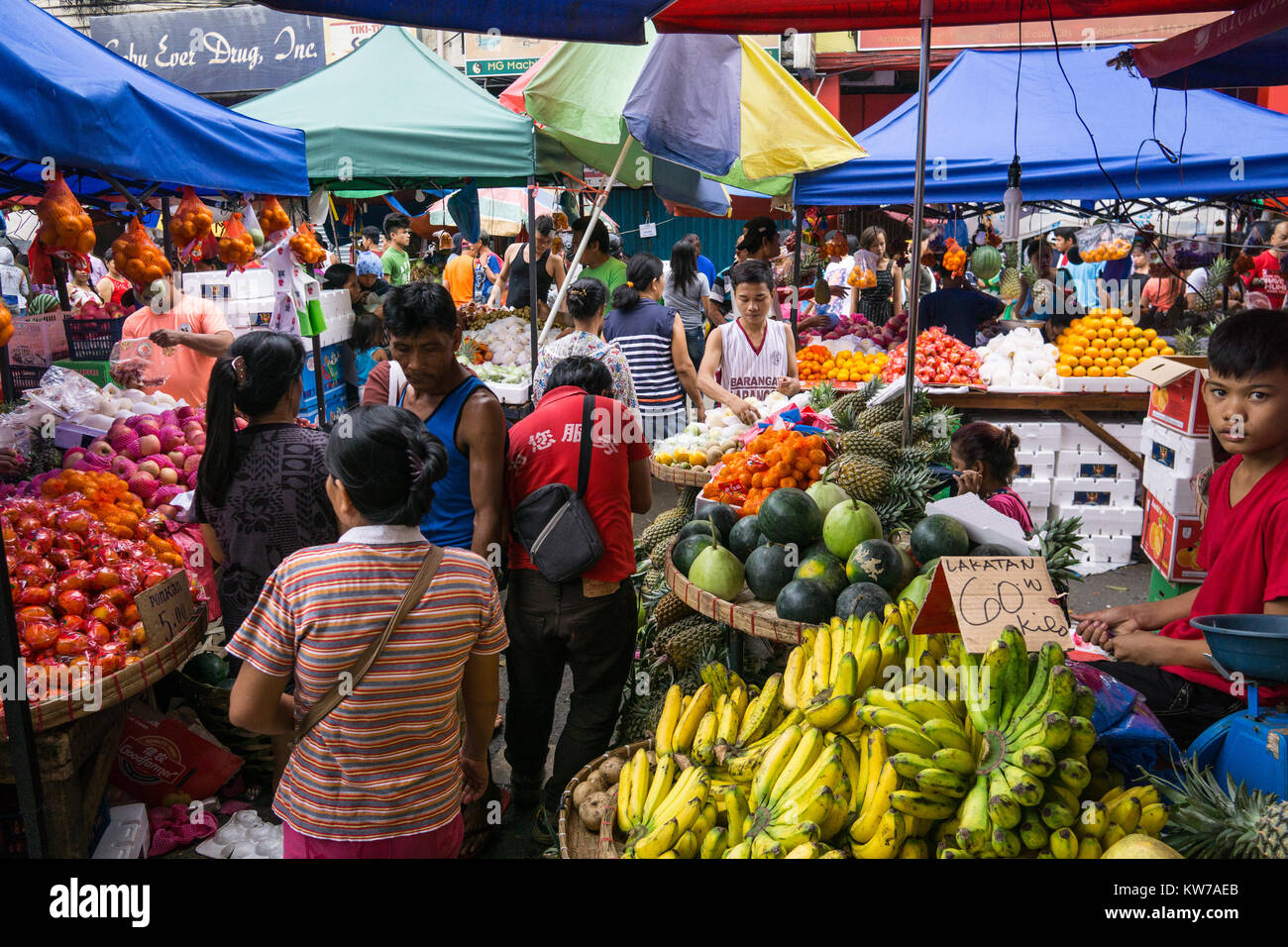 Philippines fruit market hi-res stock photography and images - Alamy