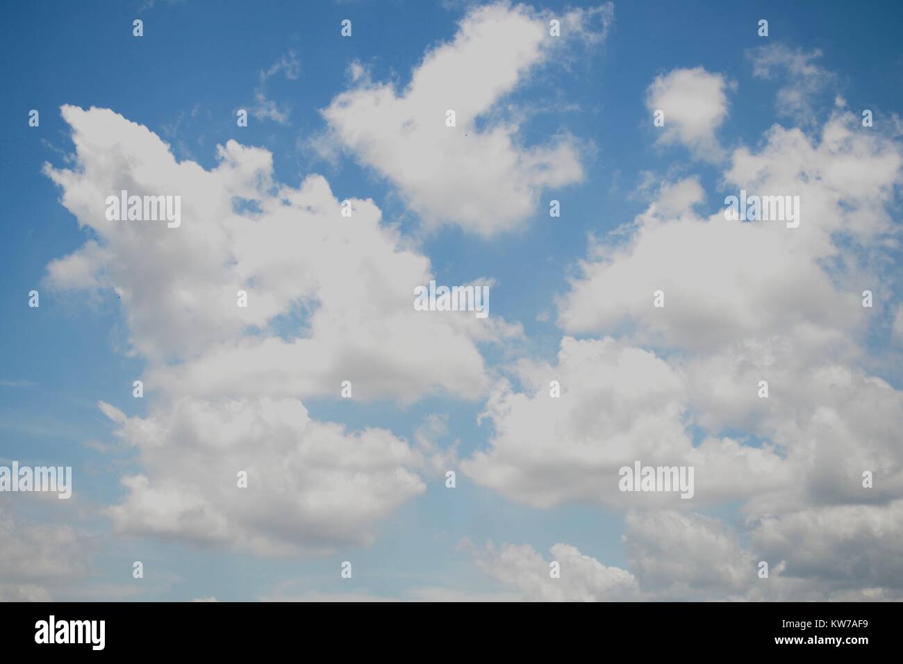 Warm weather summer sky hi-res stock photography and images - Alamy