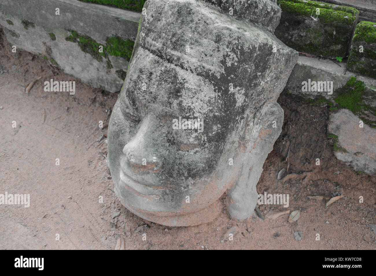 Cambodian artifacts in Angkor Wat Stock Photo - Alamy