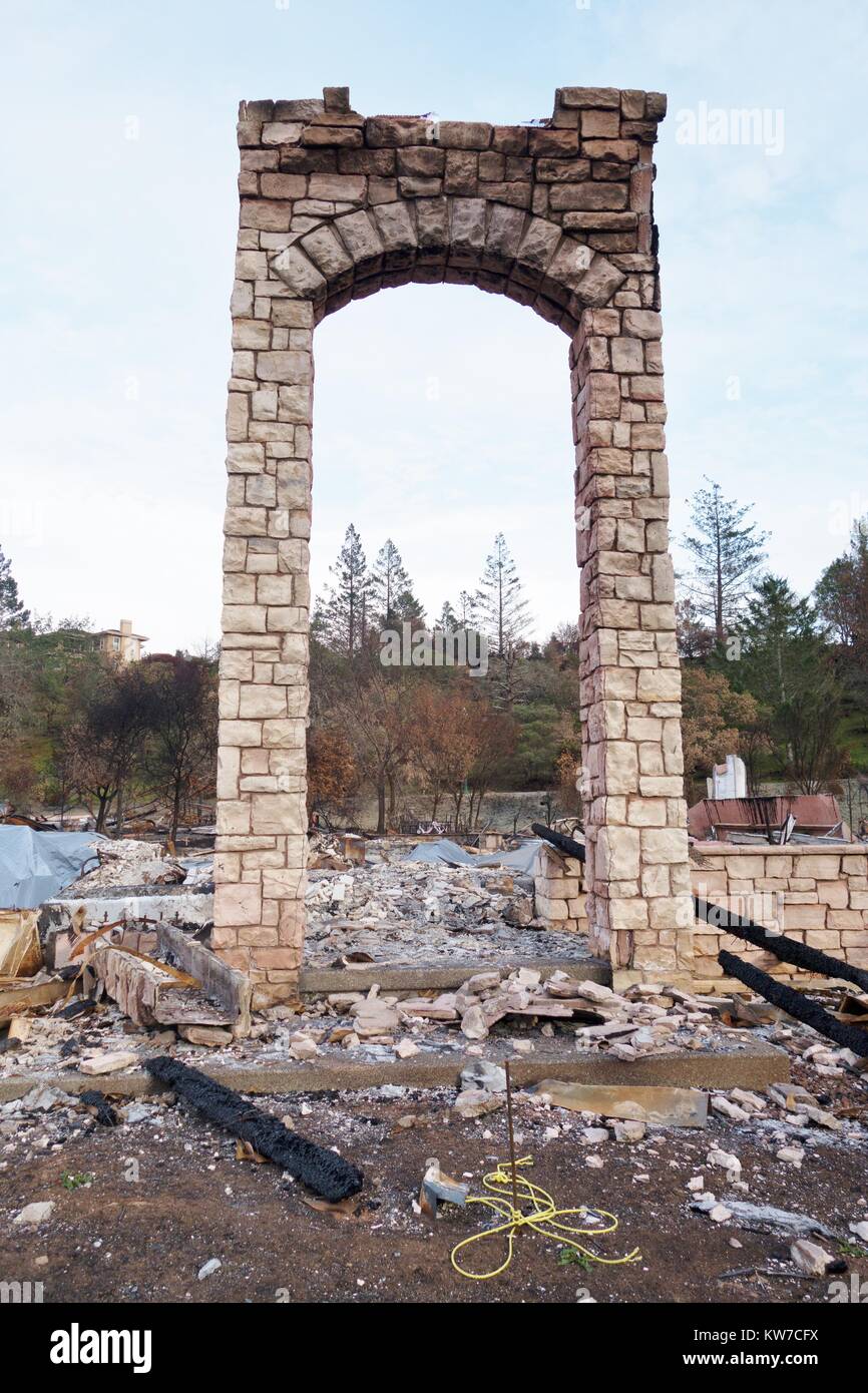 Damage from the Tubbs wildfire in Santa Rosa, California, USA Stock ...