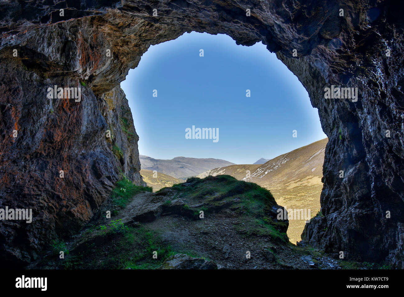 Scotland cave caves hi-res stock photography and images - Alamy