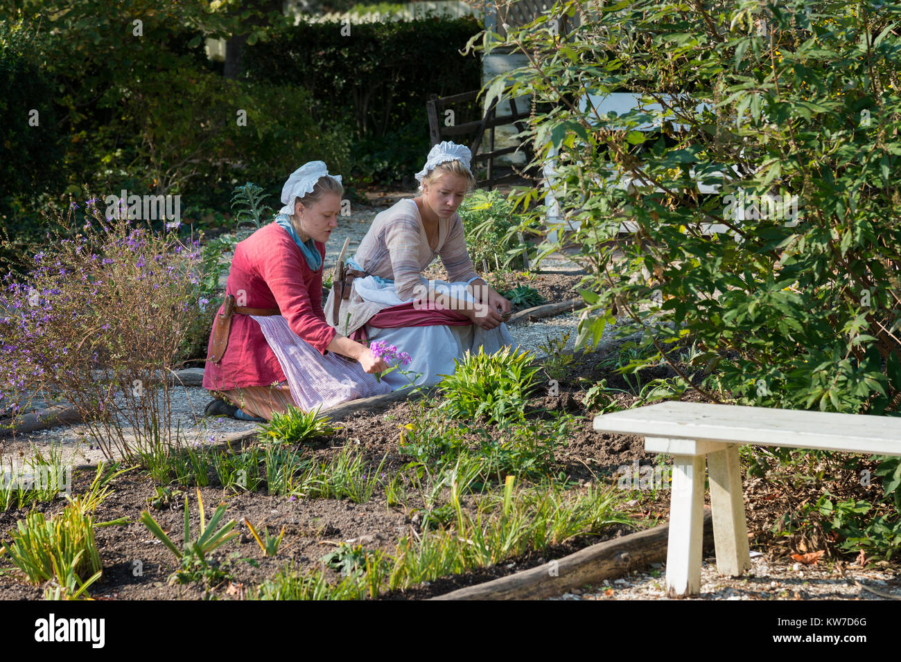 Female interpreters colonial williamsburg hi-res stock photography and ...