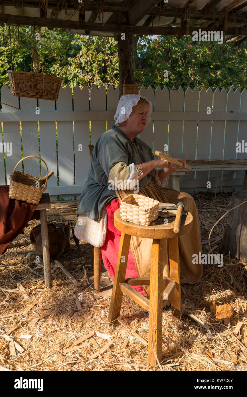 Colonial Williamsburg costumed interpreter 18th century basketweave ...