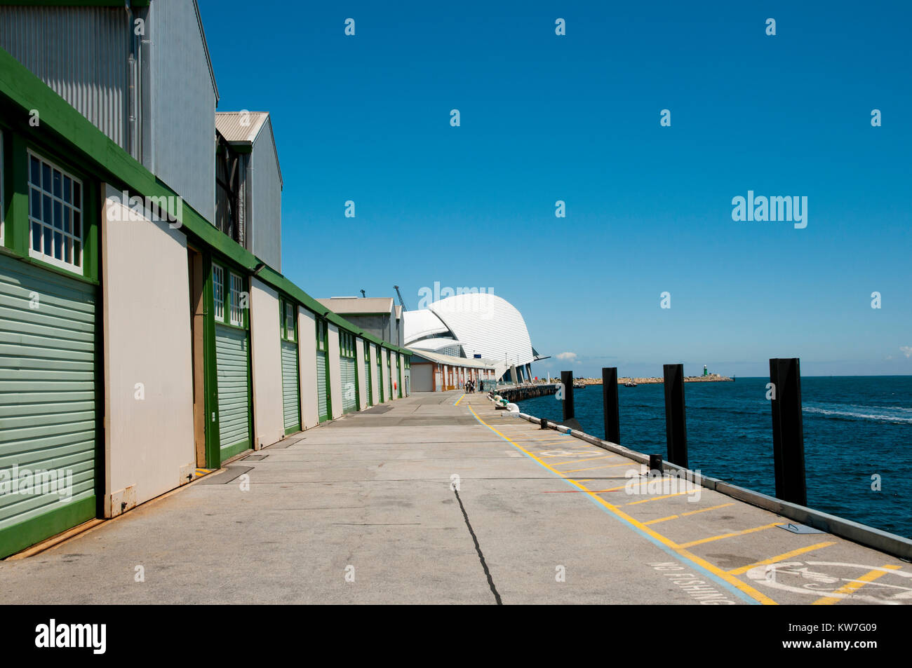 Fremantle harbour australia loading container hi-res stock photography ...