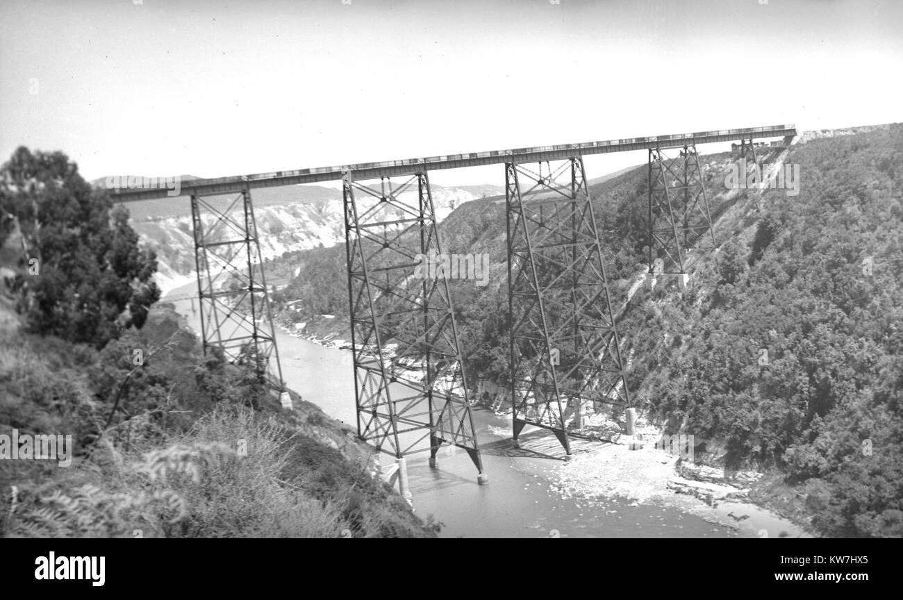 Mining history new zealand Black and White Stock Photos & Images - Alamy
