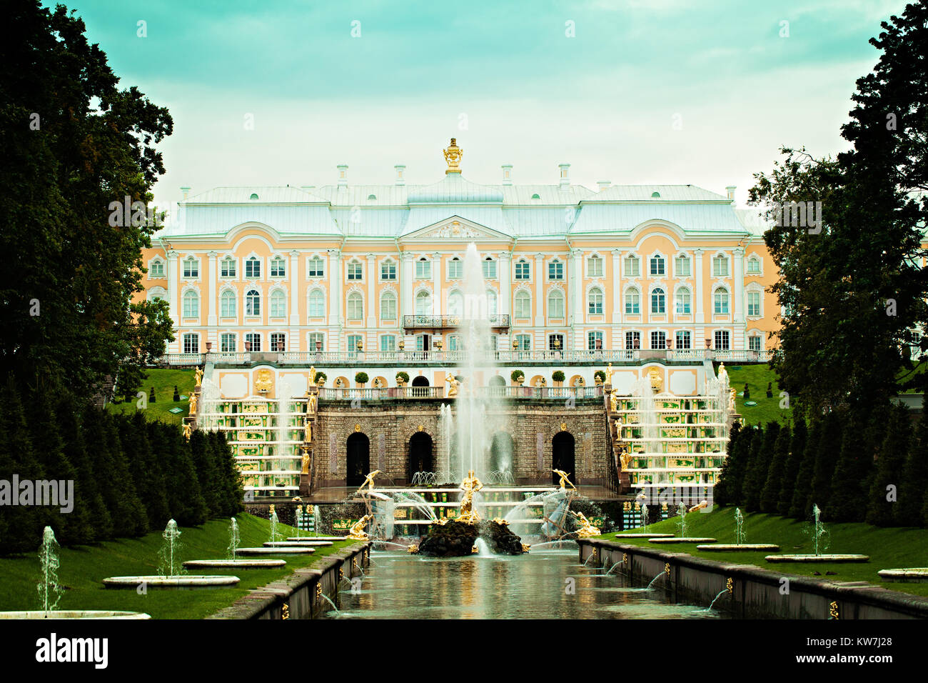 Russia St. Petersburg Peterhof Palace and Grand Cascade Fountain Stock ...