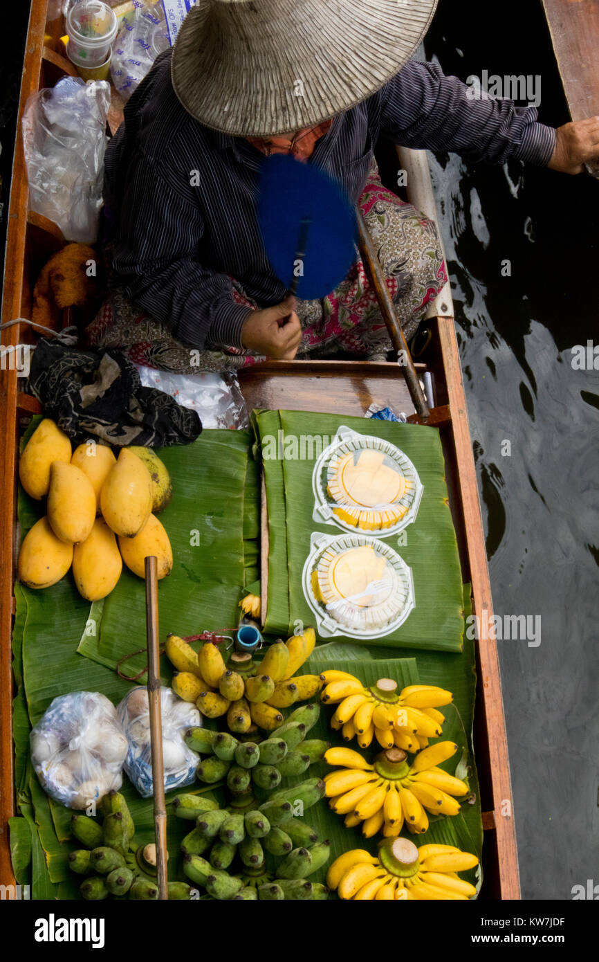Thailand floating river market Stock Photo - Alamy