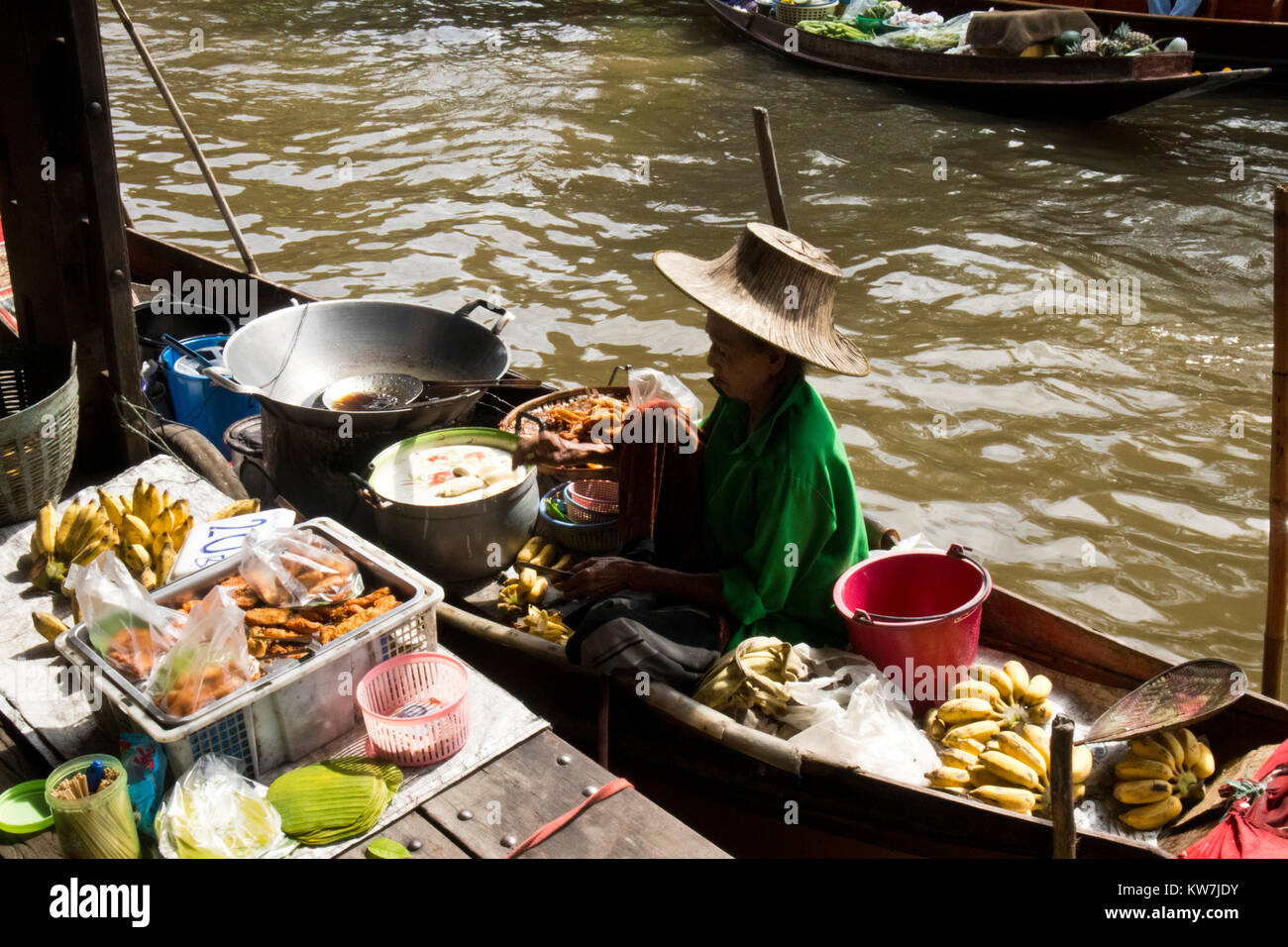 Thailand floating river market Stock Photo - Alamy