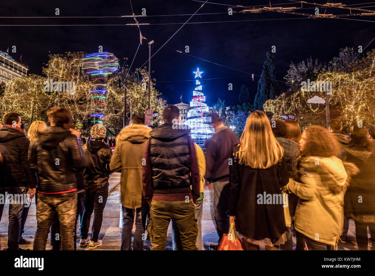 syntagma square with christmas tree christmas 2017 Stock Photo - Alamy