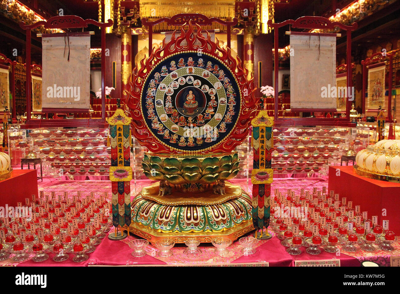 Buddha Tooth Relic Temple in Singapore Stock Photo - Alamy