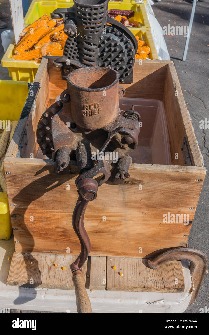 Corn sheller hi-res stock photography and images - Alamy