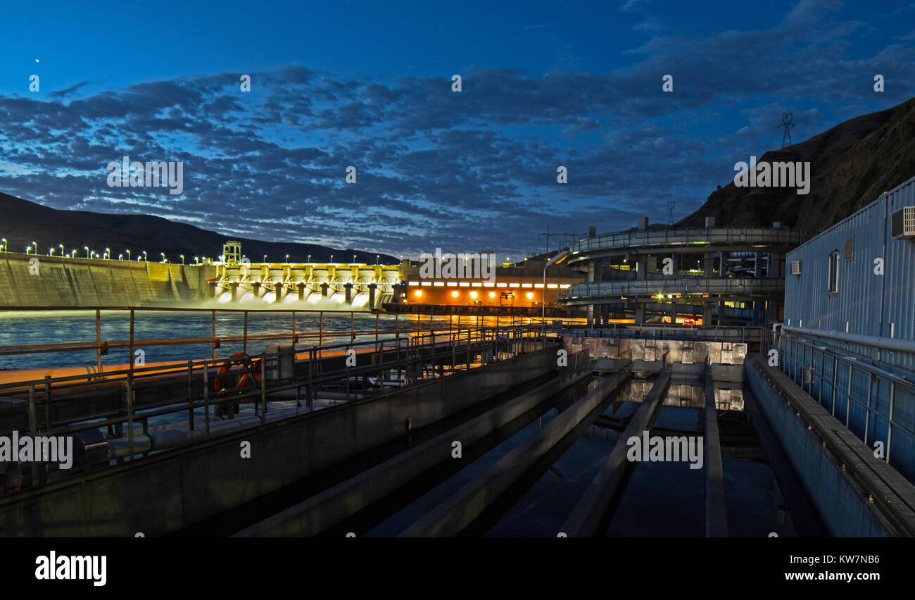 Lower Granite Dam Stock Photo - Alamy