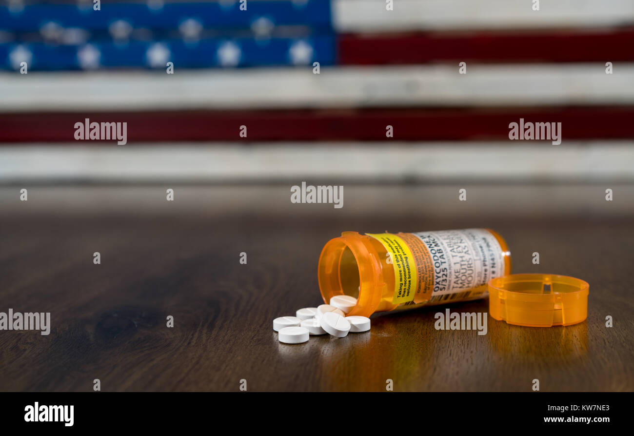 Macro of oxycodone opioid tablets Stock Photo - Alamy