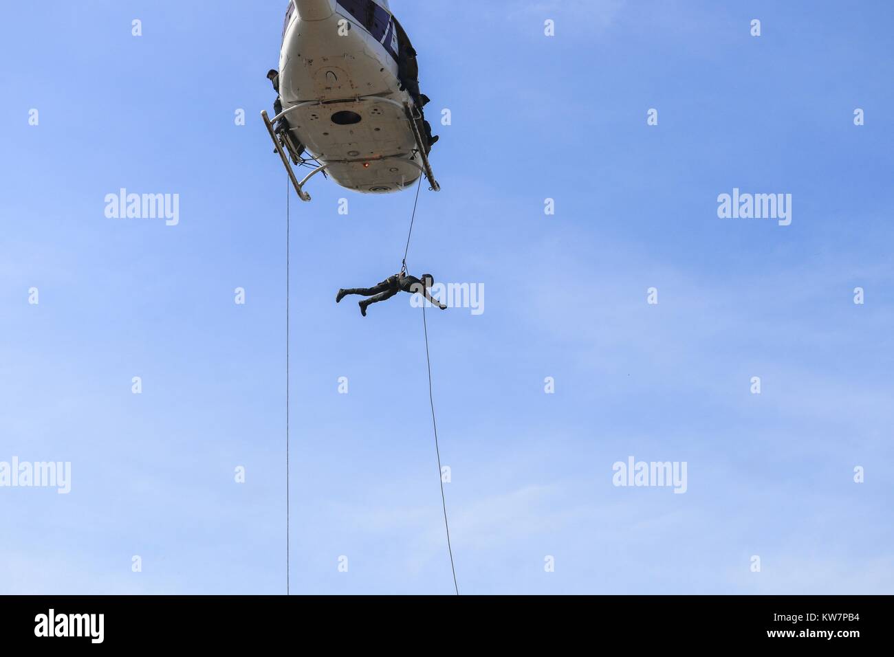 Helicopter rappel training hi-res stock photography and images - Alamy