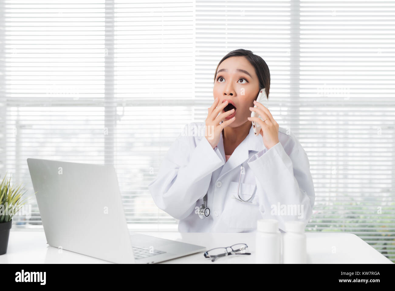 Surprised doctor hi-res stock photography and images - Alamy