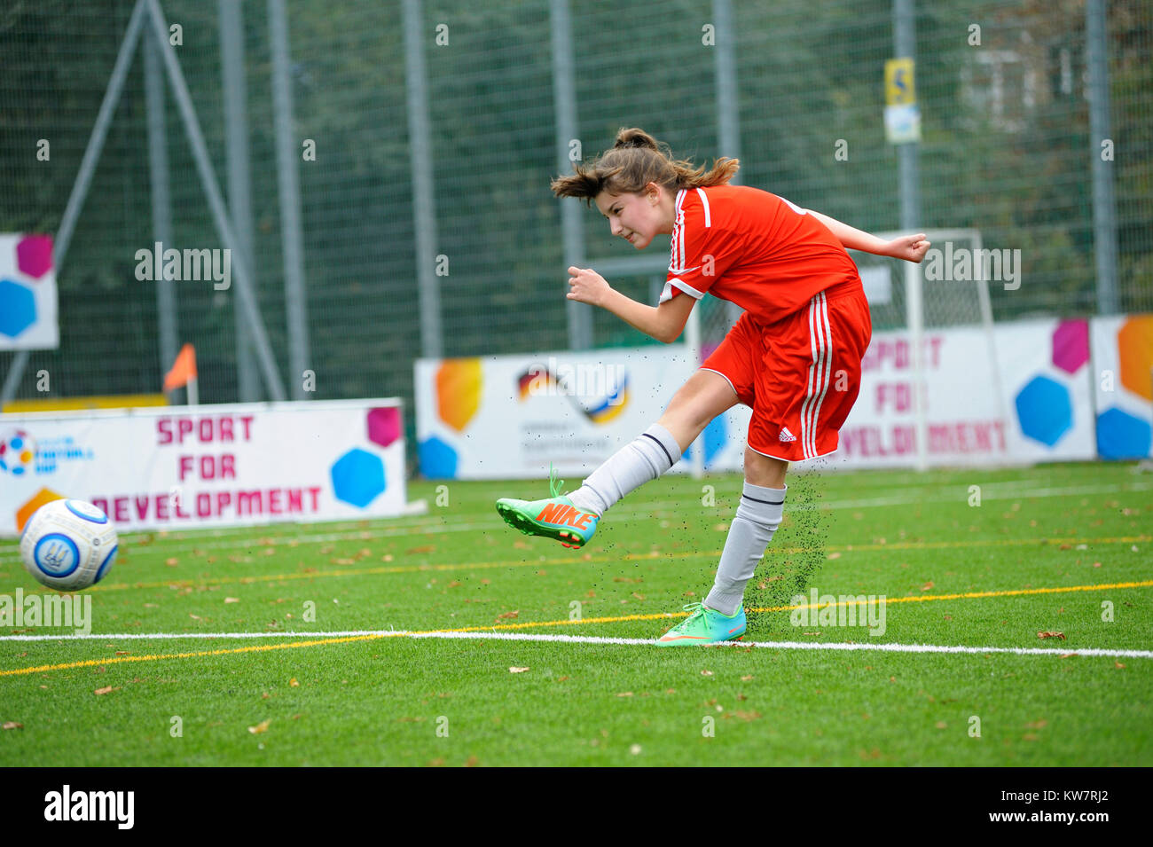 Girls soccer kick hi-res stock photography and images - Alamy
